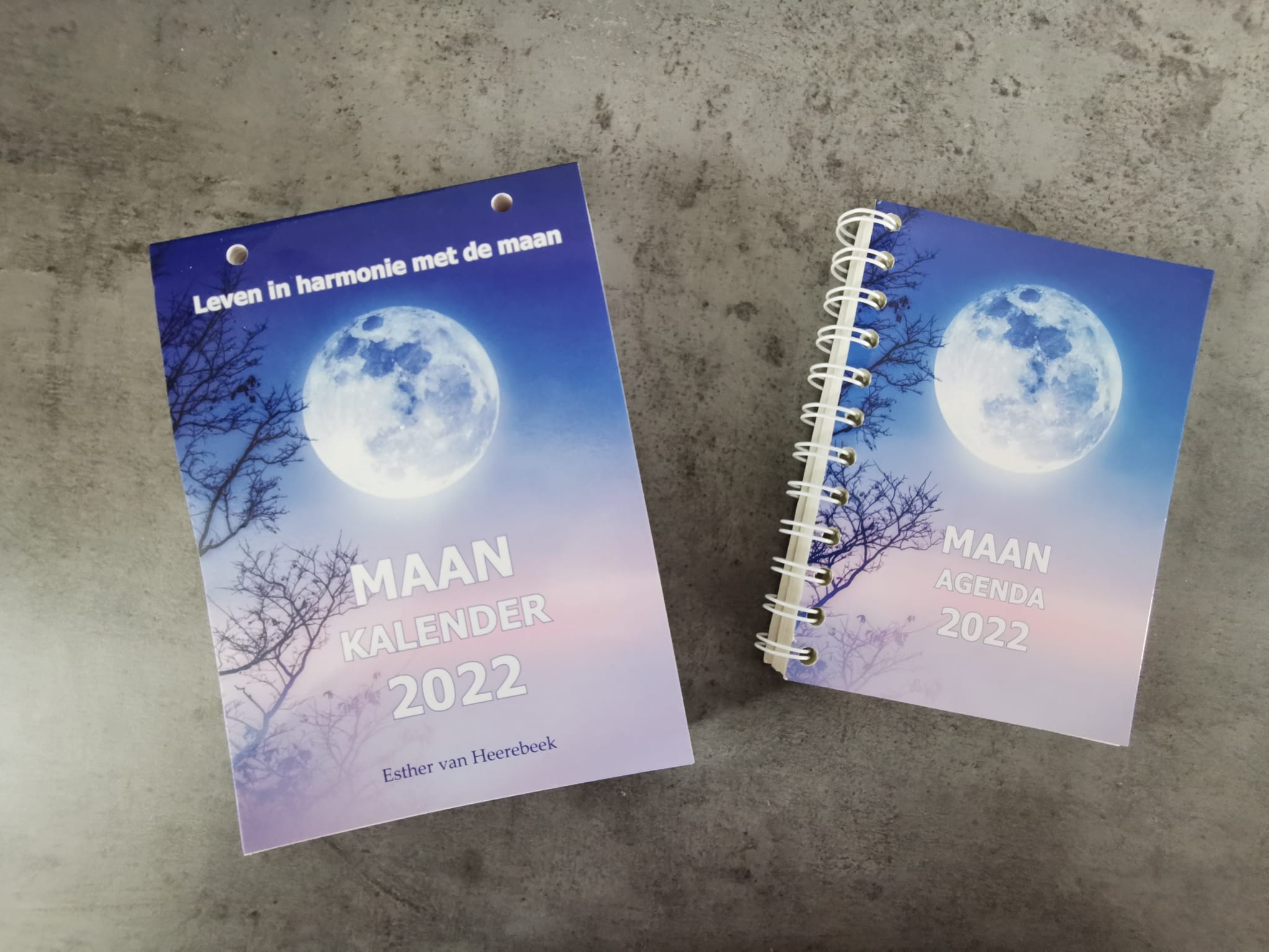 Review: Maankalender 2022 - VolleMaanKalender.nl