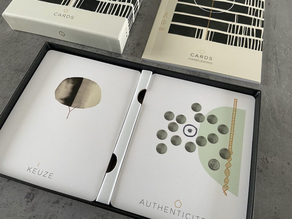 Inner Compass Cards: stijlvol kaartendeck voor persoonlijke groei ...