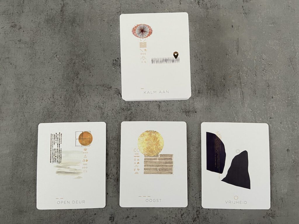 Inner Compass Cards: stijlvol kaartendeck voor persoonlijke groei ...