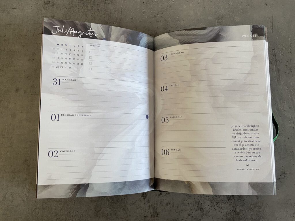 Review: Inspirerend Leven Agenda 2023 - VolleMaanKalender.nl